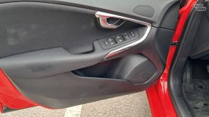 Red Volvo V40 2013 in Klaipeda, with an engine capacity of 2.00 L and mileage of 277 thousand km for 4999 €, photo 22 on AUTOMOTO.COM.LV