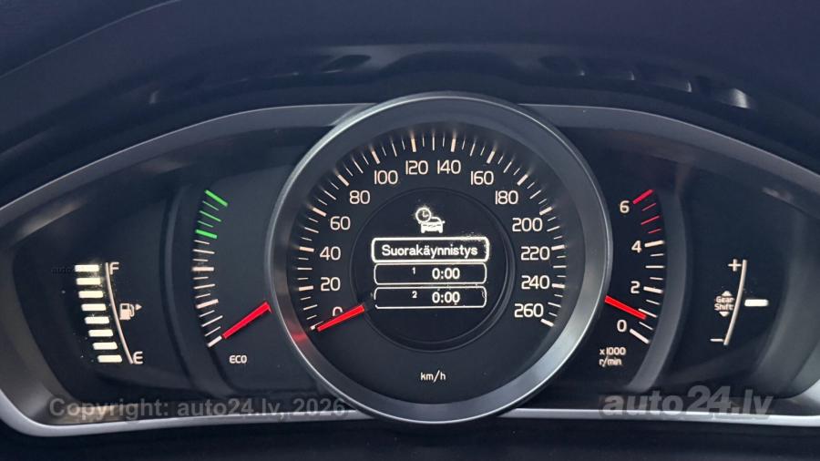 Red Volvo V40 2013 in Tallinn, with an engine capacity of 1.60 L and mileage of 271 thousand km for 6299 €, photo 8 on AUTOMOTO.COM.LV