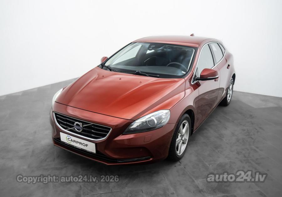Sarkans Volvo V40 2014 Tallina, ar dzinēja tilpumu 1.60 L un nobraukumu 257 tūkst. km par 8999 €, foto 1 vietnē AUTOMOTO.COM.LV
