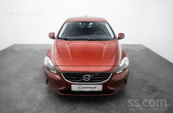 Sarkans Volvo V40 2014 Rīga, ar dzinēja tilpumu 1.60 L un nobraukumu 257 tūkst. km par 7699 €, foto 2 vietnē AUTOMOTO.COM.LV