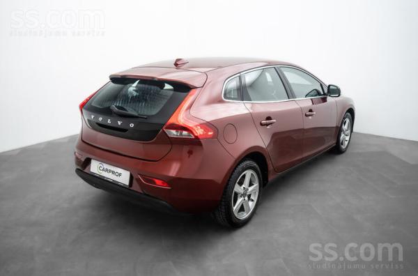 Sarkans Volvo V40 2014 Rīga, ar dzinēja tilpumu 1.60 L un nobraukumu 257 tūkst. km par 7699 €, foto 4 vietnē AUTOMOTO.COM.LV