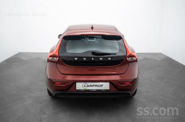 Sarkans Volvo V40 2014 Rīga, ar dzinēja tilpumu 1.60 L un nobraukumu 257 tūkst. km par 7699 €, foto 5 vietnē AUTOMOTO.COM.LV