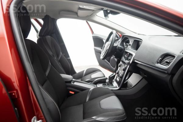 Sarkans Volvo V40 2014 Rīga, ar dzinēja tilpumu 1.60 L un nobraukumu 257 tūkst. km par 7699 €, foto 10 vietnē AUTOMOTO.COM.LV