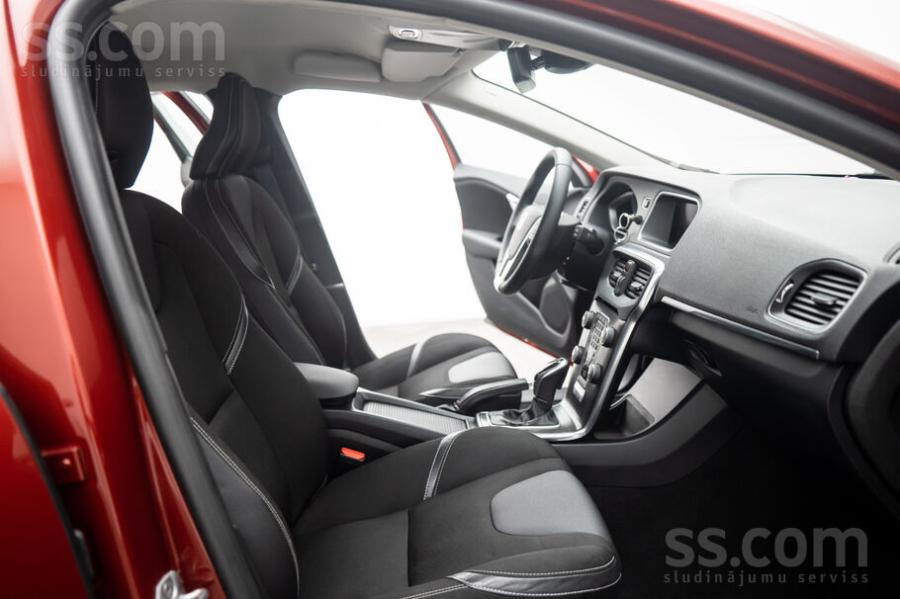 Red Volvo V40 2014 in Riga, with an engine capacity of 1.60 L and mileage of 257 thousand km for 7699 €, photo 11 on AUTOMOTO.COM.LV
