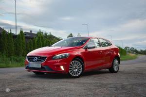 Sarkans Volvo V40 2014 Elektrėnai, ar dzinēja tilpumu 1.98 L un nobraukumu 222 tūkst. km par 7850 €, foto  vietnē AUTOMOTO.COM.LV
