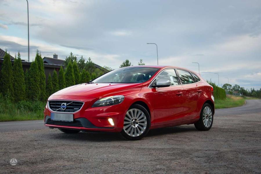 Sarkans Volvo V40 2014 Elektrėnai, ar dzinēja tilpumu 1.98 L un nobraukumu 222 tūkst. km par 7850 €, foto 1 vietnē AUTOMOTO.COM.LV
