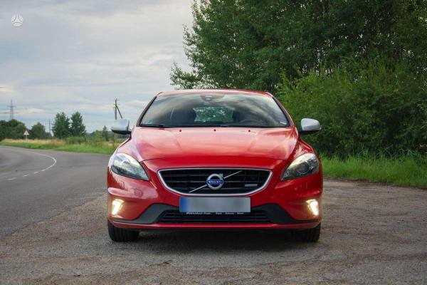 Red Volvo V40 2014 in Elektrenai, with an engine capacity of 1.98 L and mileage of 222 thousand km for 7850 €, photo 2 on AUTOMOTO.COM.LV