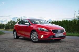 Sarkans Volvo V40 2014 Elektrėnai, ar dzinēja tilpumu 1.98 L un nobraukumu 222 tūkst. km par 7850 €, foto 4 vietnē AUTOMOTO.COM.LV