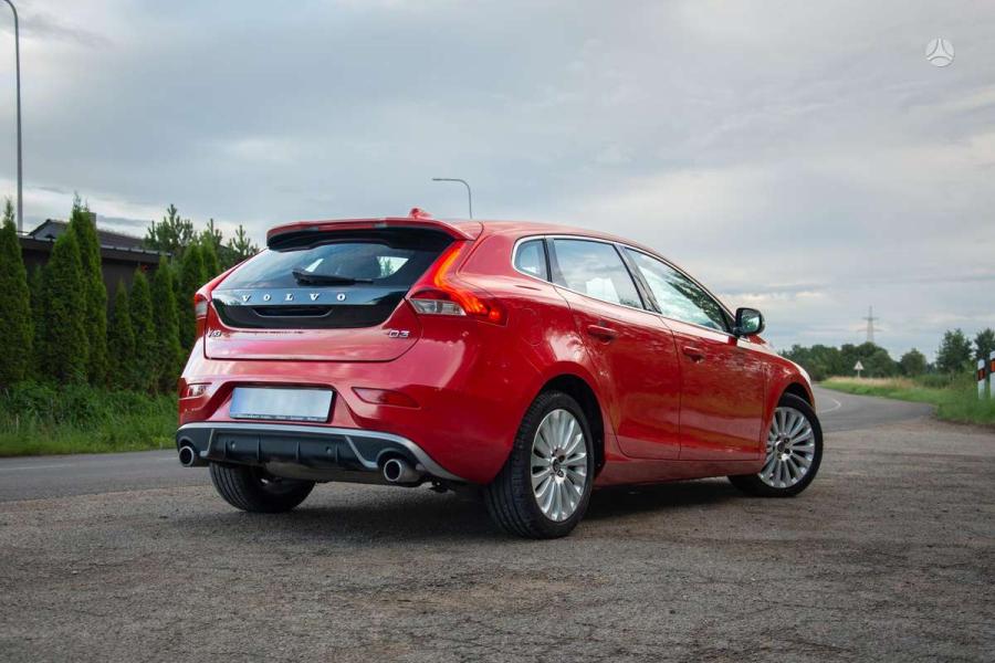 Sarkans Volvo V40 2014 Elektrėnai, ar dzinēja tilpumu 1.98 L un nobraukumu 222 tūkst. km par 7850 €, foto 6 vietnē AUTOMOTO.COM.LV