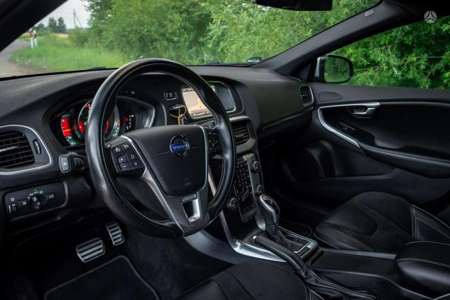 Sarkans Volvo V40 2014 Elektrėnai, ar dzinēja tilpumu 1.98 L un nobraukumu 222 tūkst. km par 7850 €, foto 12 vietnē AUTOMOTO.COM.LV