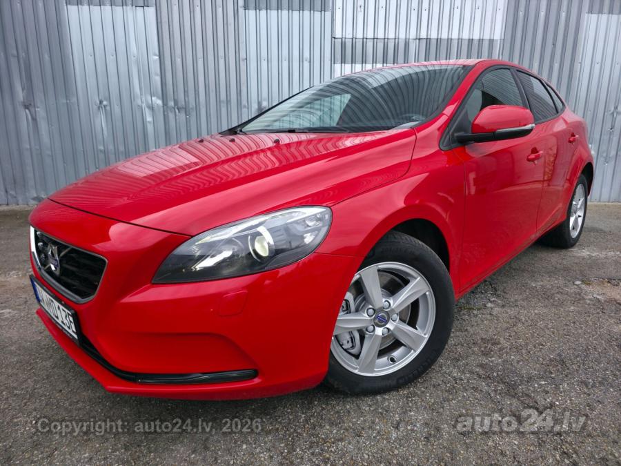 Red Volvo V40 2015 in Tallinn, with an engine capacity of 2.00 L and mileage of 169 thousand km for 9490 €, photo 1 on AUTOMOTO.COM.LV