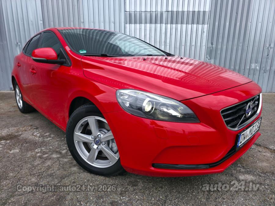 Red Volvo V40 2015 in Tallinn, with an engine capacity of 2.00 L and mileage of 169 thousand km for 9490 €, photo 3 on AUTOMOTO.COM.LV