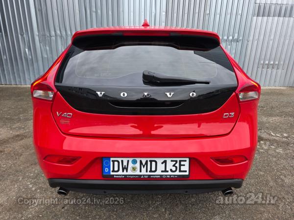 Sarkans Volvo V40 2015 Tallina, ar dzinēja tilpumu 2.00 L un nobraukumu 169 tūkst. km par 9490 €, foto 8 vietnē AUTOMOTO.COM.LV