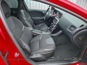 Red Volvo V40 2015 in Tallinn, with an engine capacity of 2.00 L and mileage of 169 thousand km for 9490 €, photo 12 on AUTOMOTO.COM.LV