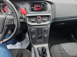 Red Volvo V40 2015 in Tallinn, with an engine capacity of 2.00 L and mileage of 169 thousand km for 9490 €, photo 17 on AUTOMOTO.COM.LV