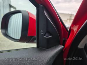 Red Volvo V40 2015 in Tallinn, with an engine capacity of 2.00 L and mileage of 169 thousand km for 9490 €, photo 25 on AUTOMOTO.COM.LV