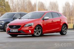 Sarkans Volvo V40 2015 Jelgava, ar dzinēja tilpumu 2.00 L un nobraukumu 0 tūkst. km par 6390 €, foto 3 vietnē AUTOMOTO.COM.LV