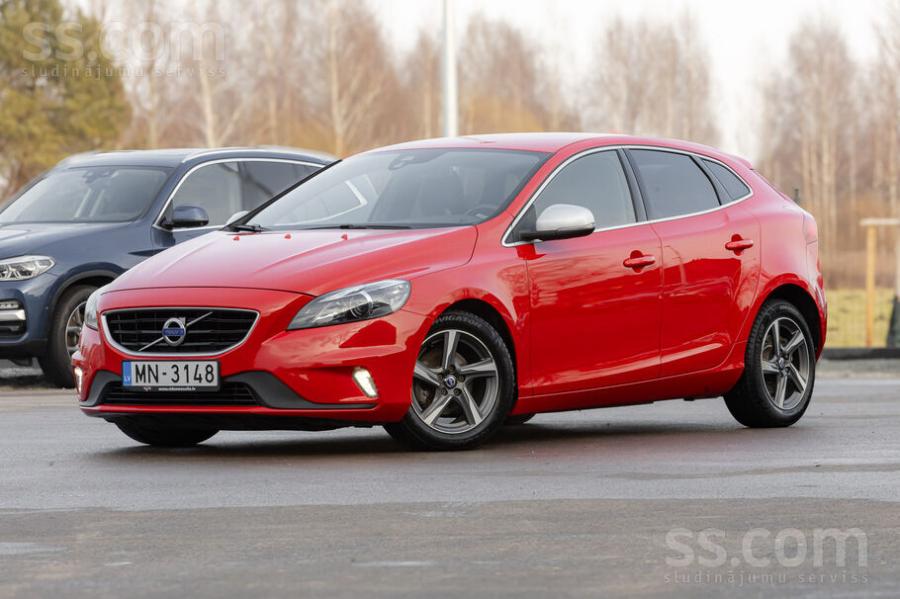 Sarkans Volvo V40 2015 Jelgava, ar dzinēja tilpumu 2.00 L un nobraukumu 0 tūkst. km par 6390 €, foto 3 vietnē AUTOMOTO.COM.LV