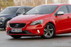 Sarkans Volvo V40 2015 Jelgava, ar dzinēja tilpumu 2.00 L un nobraukumu 0 tūkst. km par 6390 €, foto 8 vietnē AUTOMOTO.COM.LV