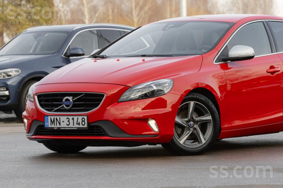 Sarkans Volvo V40 2015 Jelgava, ar dzinēja tilpumu 2.00 L un nobraukumu 0 tūkst. km par 6390 €, foto 8 vietnē AUTOMOTO.COM.LV