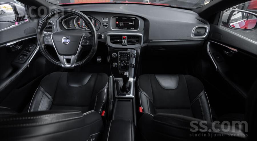 Sarkans Volvo V40 2015 Jelgava, ar dzinēja tilpumu 2.00 L un nobraukumu 0 tūkst. km par 6390 €, foto 11 vietnē AUTOMOTO.COM.LV