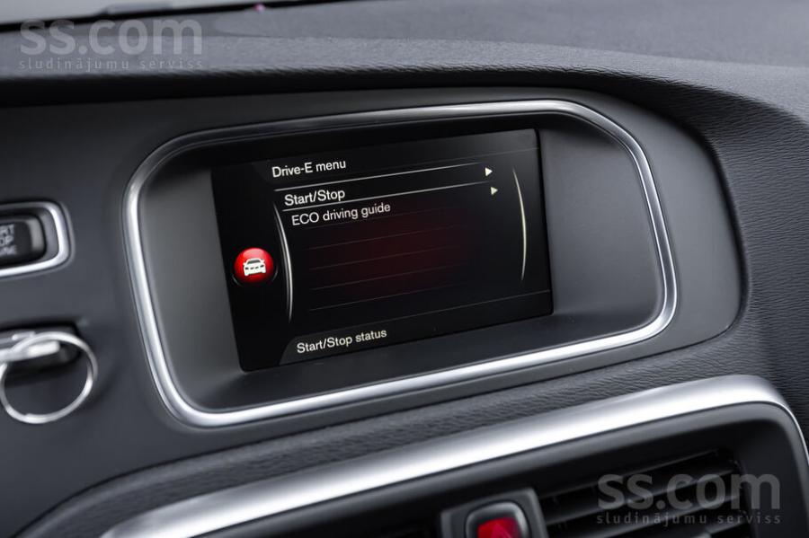 Sarkans Volvo V40 2015 Jelgava, ar dzinēja tilpumu 2.00 L un nobraukumu 0 tūkst. km par 6390 €, foto 20 vietnē AUTOMOTO.COM.LV
