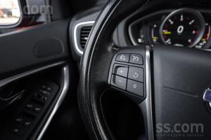 Sarkans Volvo V40 2015 Jelgava, ar dzinēja tilpumu 2.00 L un nobraukumu 0 tūkst. km par 6390 €, foto 21 vietnē AUTOMOTO.COM.LV