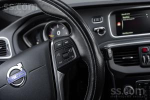 Sarkans Volvo V40 2015 Jelgava, ar dzinēja tilpumu 2.00 L un nobraukumu 0 tūkst. km par 6390 €, foto 22 vietnē AUTOMOTO.COM.LV