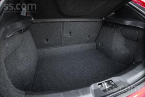 Sarkans Volvo V40 2015 Jelgava, ar dzinēja tilpumu 2.00 L un nobraukumu 0 tūkst. km par 6390 €, foto 26 vietnē AUTOMOTO.COM.LV