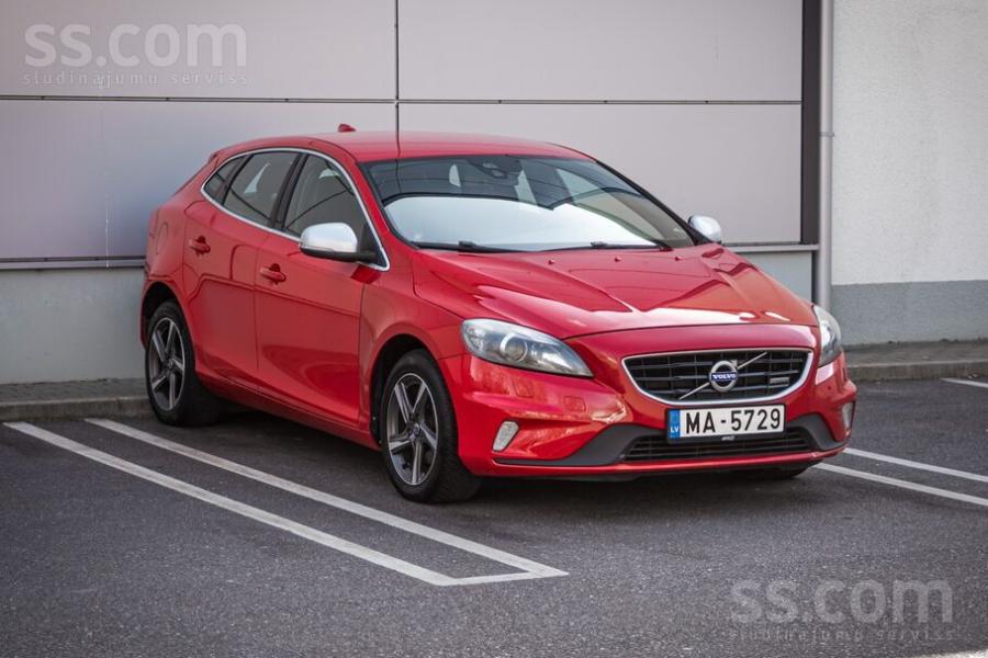Sarkans Volvo V40 2015 Rīga, ar dzinēja tilpumu 2.00 L un nobraukumu 0 tūkst. km par 5995 €, foto 4 vietnē AUTOMOTO.COM.LV