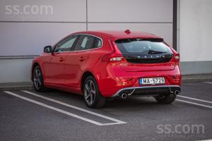Sarkans Volvo V40 2015 Rīga, ar dzinēja tilpumu 2.00 L un nobraukumu 0 tūkst. km par 5995 €, foto 7 vietnē AUTOMOTO.COM.LV