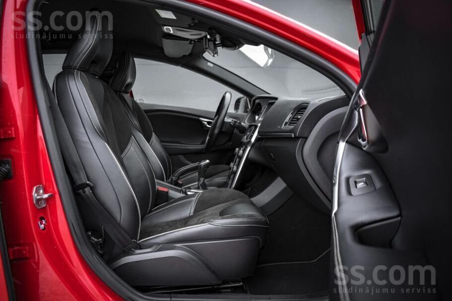 Sarkans Volvo V40 2015 Rīga, ar dzinēja tilpumu 2.00 L un nobraukumu 0 tūkst. km par 5995 €, foto 10 vietnē AUTOMOTO.COM.LV