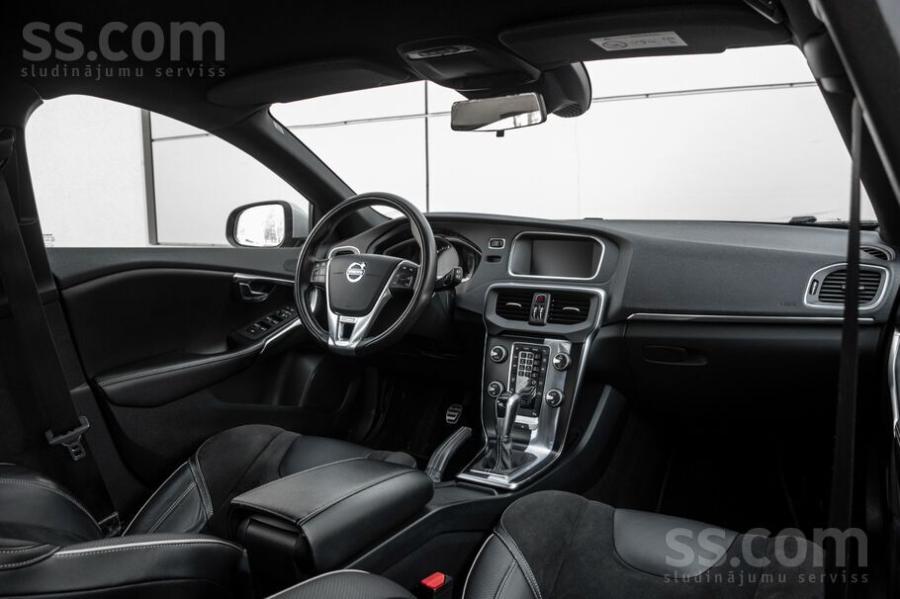 Sarkans Volvo V40 2015 Rīga, ar dzinēja tilpumu 2.00 L un nobraukumu 0 tūkst. km par 5995 €, foto 14 vietnē AUTOMOTO.COM.LV