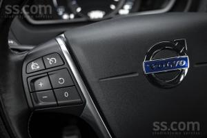 Sarkans Volvo V40 2015 Rīga, ar dzinēja tilpumu 2.00 L un nobraukumu 0 tūkst. km par 5995 €, foto 15 vietnē AUTOMOTO.COM.LV
