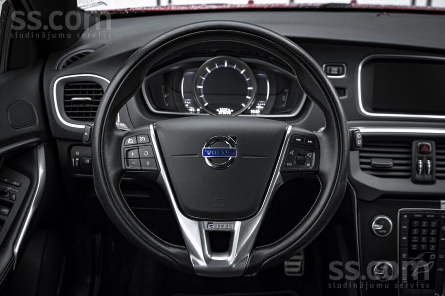 Sarkans Volvo V40 2015 Rīga, ar dzinēja tilpumu 2.00 L un nobraukumu 0 tūkst. km par 5995 €, foto 16 vietnē AUTOMOTO.COM.LV