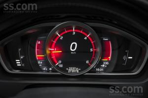 Sarkans Volvo V40 2015 Rīga, ar dzinēja tilpumu 2.00 L un nobraukumu 0 tūkst. km par 5995 €, foto 17 vietnē AUTOMOTO.COM.LV