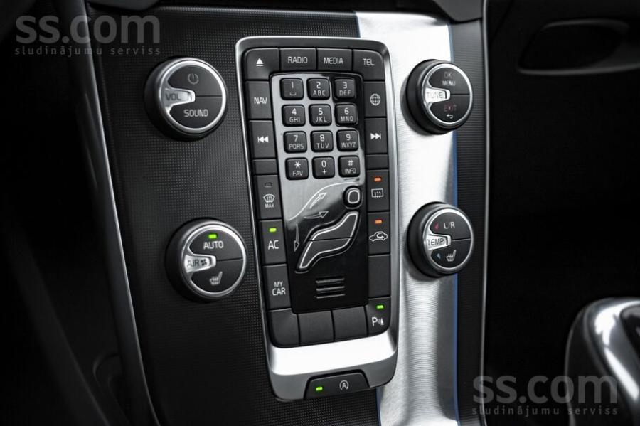 Sarkans Volvo V40 2015 Rīga, ar dzinēja tilpumu 2.00 L un nobraukumu 0 tūkst. km par 5995 €, foto 22 vietnē AUTOMOTO.COM.LV
