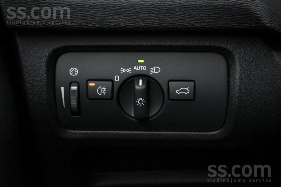 Sarkans Volvo V40 2015 Rīga, ar dzinēja tilpumu 2.00 L un nobraukumu 0 tūkst. km par 5995 €, foto 27 vietnē AUTOMOTO.COM.LV