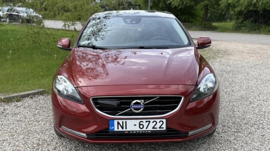 Красный Вольво В40 2015 в Рига, объемом двигателя 2.00 л и пробегом 260 тыс. км за 8950 €, фото 14 на AUTOMOTO.COM.LV