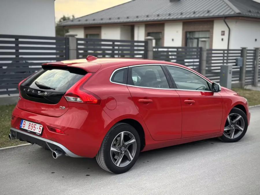 Sarkans Volvo V40 2015 Jelgava, ar dzinēja tilpumu 2.00 L un nobraukumu 295 tūkst. km par 7450 €, foto 6 vietnē AUTOMOTO.COM.LV