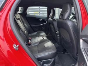 Sarkans Volvo V40 2015 Jelgava, ar dzinēja tilpumu 2.00 L un nobraukumu 295 tūkst. km par 7450 €, foto 11 vietnē AUTOMOTO.COM.LV