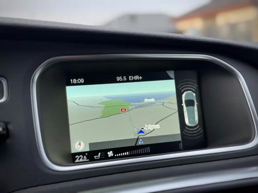 Sarkans Volvo V40 2015 Jelgava, ar dzinēja tilpumu 2.00 L un nobraukumu 295 tūkst. km par 7450 €, foto 17 vietnē AUTOMOTO.COM.LV