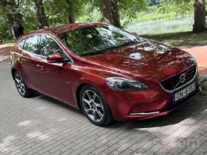 Sarkans Volvo V40 2015 Bauska, ar dzinēja tilpumu 2.00 L un nobraukumu 214 tūkst. km par 5700 €, foto 3 vietnē AUTOMOTO.COM.LV