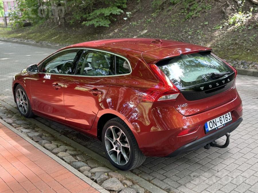 Sarkans Volvo V40 2015 Bauska, ar dzinēja tilpumu 2.00 L un nobraukumu 214 tūkst. km par 5700 €, foto 5 vietnē AUTOMOTO.COM.LV
