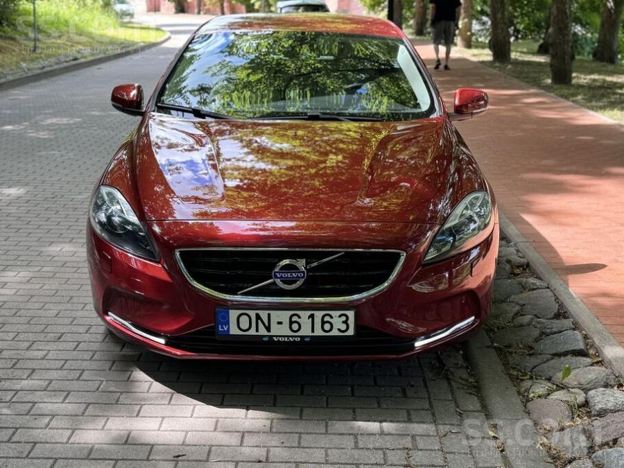 Sarkans Volvo V40 2015 Bauska, ar dzinēja tilpumu 2.00 L un nobraukumu 214 tūkst. km par 5700 €, foto 6 vietnē AUTOMOTO.COM.LV
