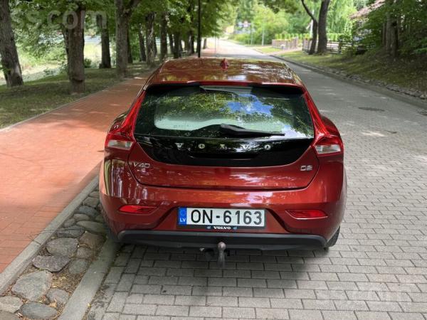 Sarkans Volvo V40 2015 Bauska, ar dzinēja tilpumu 2.00 L un nobraukumu 214 tūkst. km par 5700 €, foto 8 vietnē AUTOMOTO.COM.LV