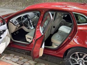 Sarkans Volvo V40 2015 Bauska, ar dzinēja tilpumu 2.00 L un nobraukumu 214 tūkst. km par 5700 €, foto 11 vietnē AUTOMOTO.COM.LV