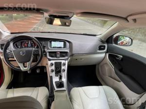 Sarkans Volvo V40 2015 Bauska, ar dzinēja tilpumu 2.00 L un nobraukumu 214 tūkst. km par 5700 €, foto 15 vietnē AUTOMOTO.COM.LV