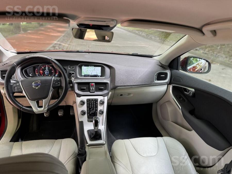 Sarkans Volvo V40 2015 Bauska, ar dzinēja tilpumu 2.00 L un nobraukumu 214 tūkst. km par 5700 €, foto 15 vietnē AUTOMOTO.COM.LV