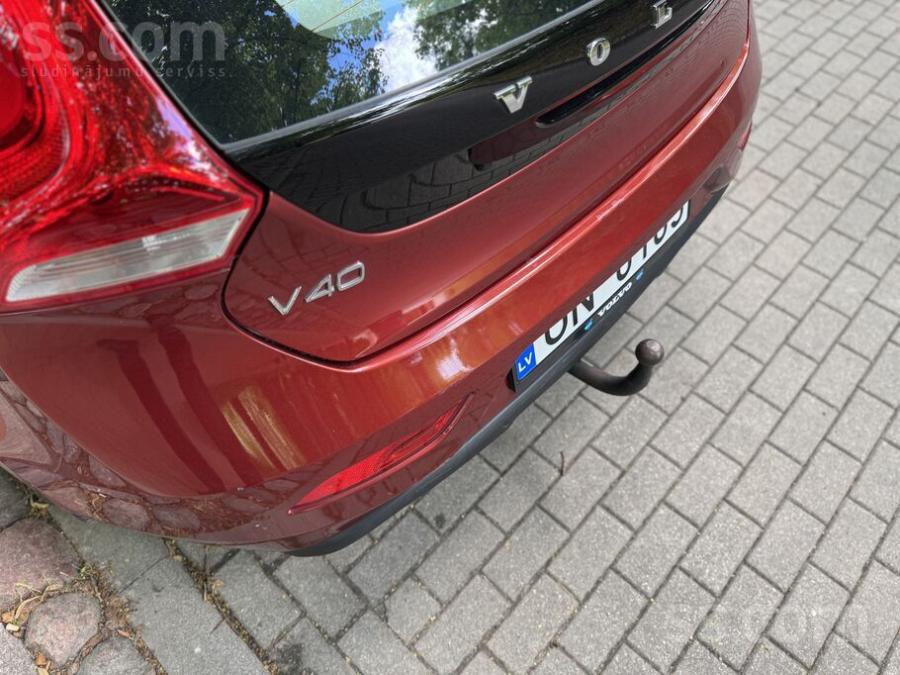 Sarkans Volvo V40 2015 Bauska, ar dzinēja tilpumu 2.00 L un nobraukumu 214 tūkst. km par 5700 €, foto 17 vietnē AUTOMOTO.COM.LV